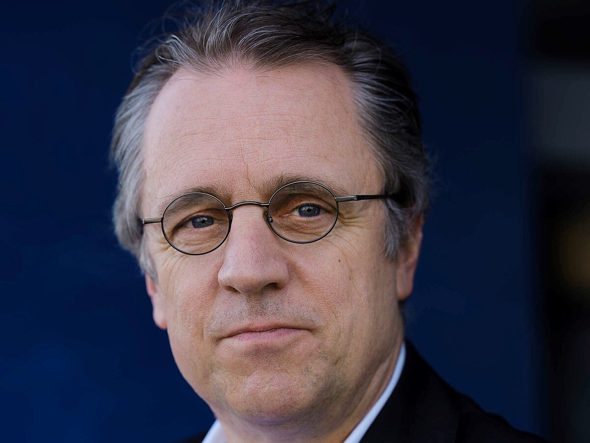 Prof. Dr. Tim Meyer: Mannschaftsapotheke ist bereit für die Fußball-WM ...